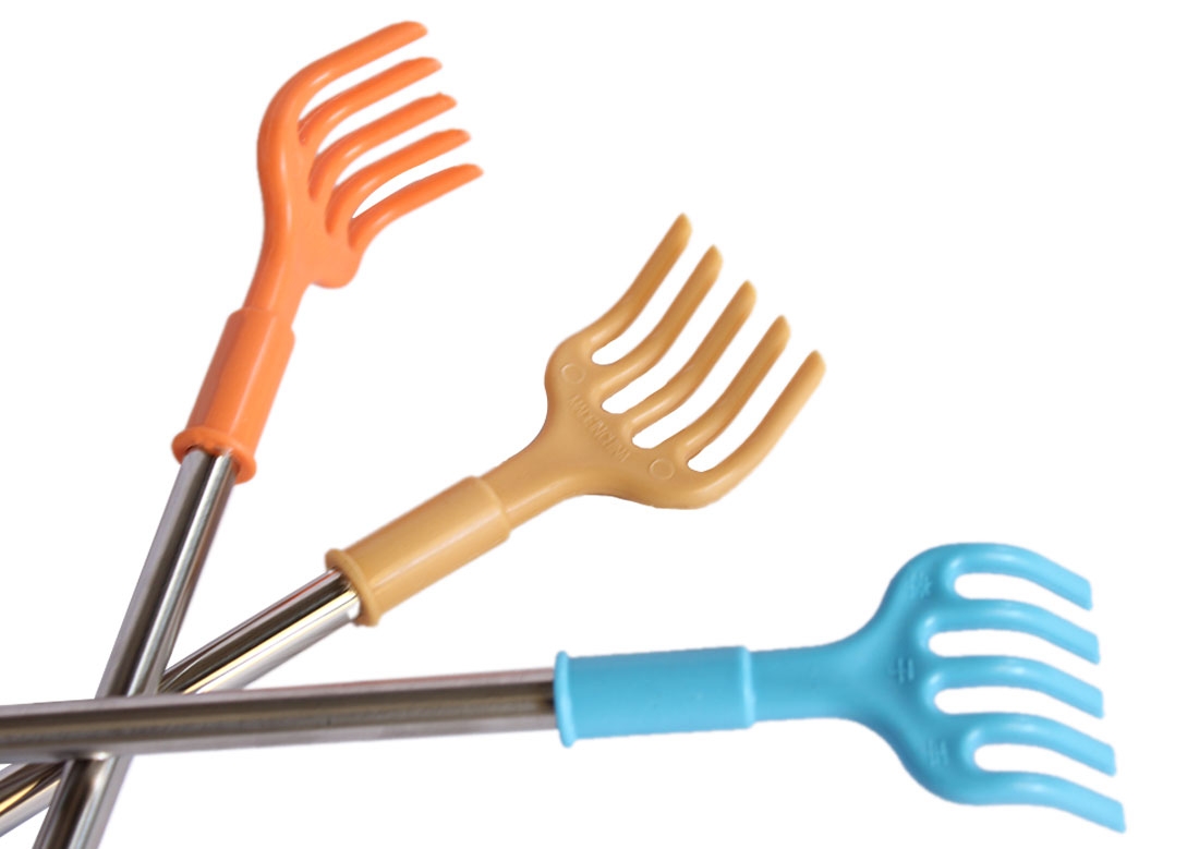 PLASTIC BACK SCRATCHER - Pedder Johnson